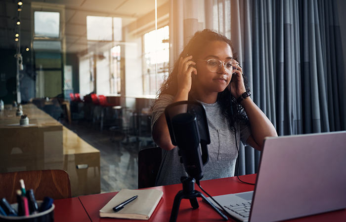 4 Ways to Ensure Employees Will Listen to Your Company Podcast - HR ...
